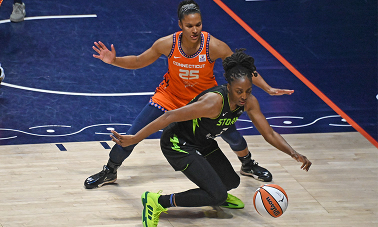 Thomas earns spot on the All-WNBA first team for second straight year ...
