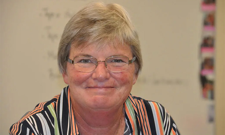 Nancy J. Grace, 65, Avon – The Collinsville Press